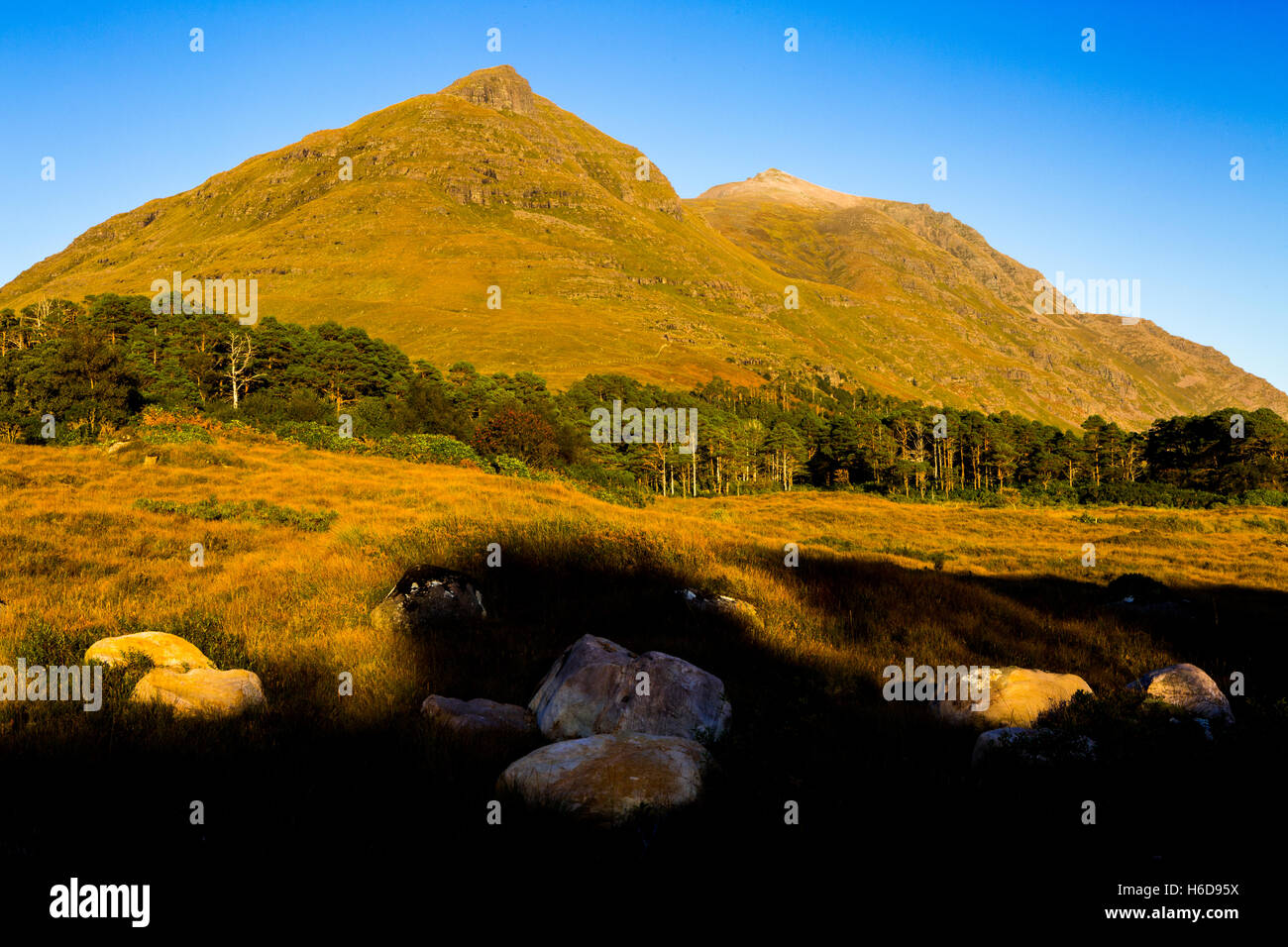Torridon mountain rock hi-res stock photography and images - Alamy