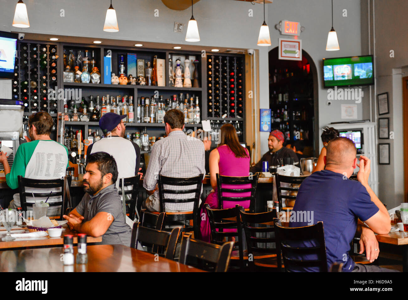 Restaurant interior menu wall diners hi-res stock photography and ...