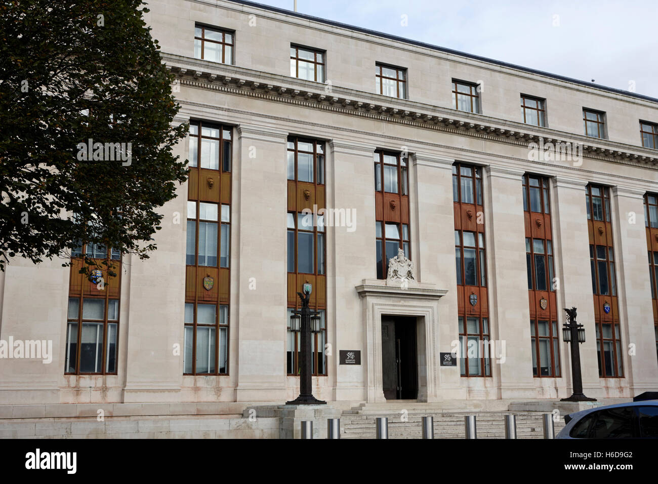 Welsh government buildings hi-res stock photography and images - Alamy