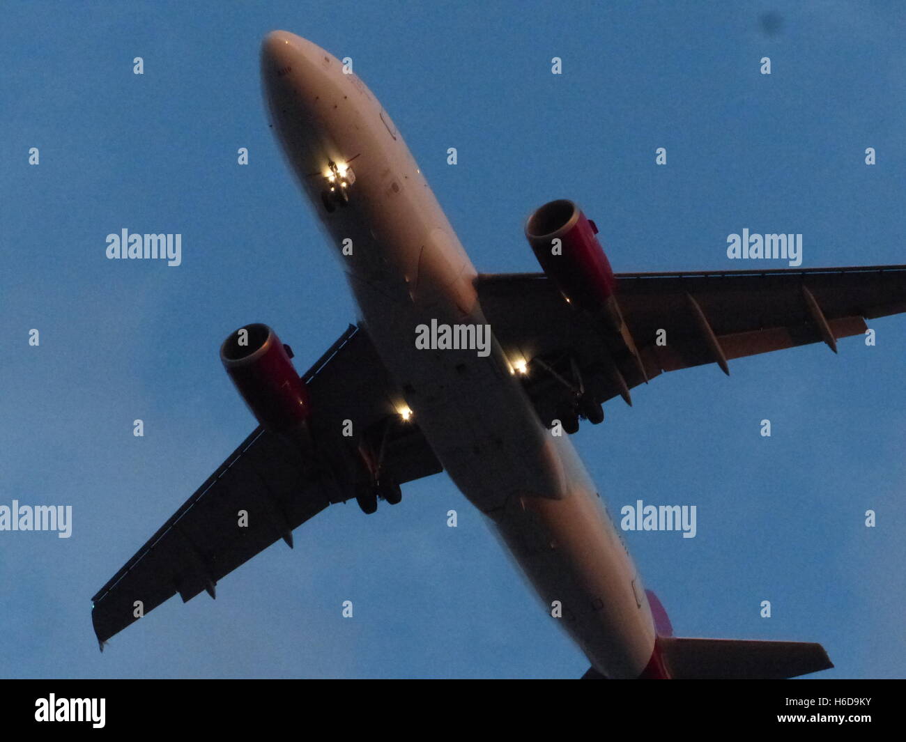 Jet aircraft during final approach procedures to LaGuardia Airport ...