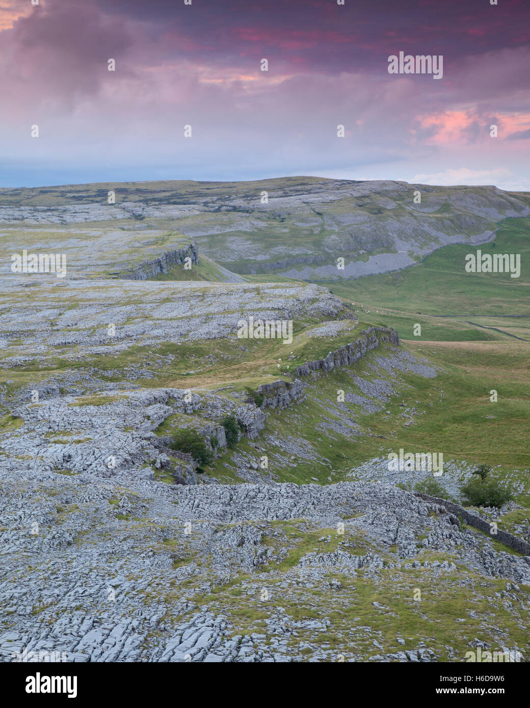 Upland limestone scenery hi-res stock photography and images - Alamy