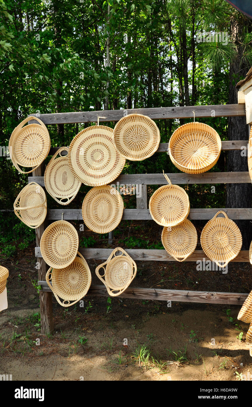 Sweetgrass baskets hi-res stock photography and images - Alamy