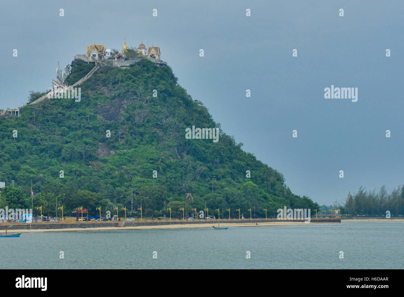Mountain top temple hi-res stock photography and images - Alamy