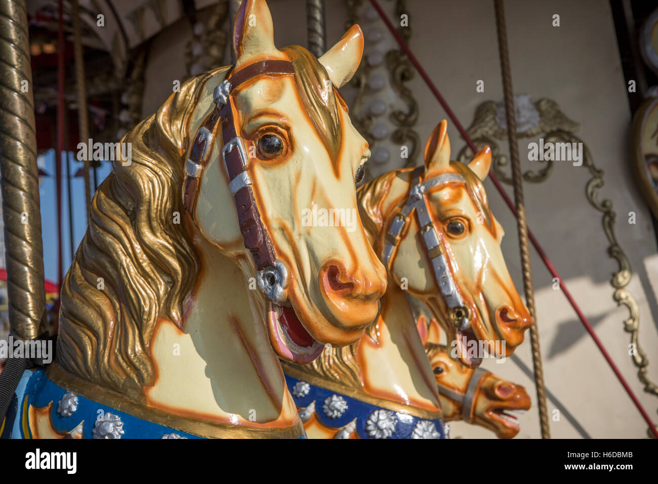Merry go round horses hi-res stock photography and images - Alamy