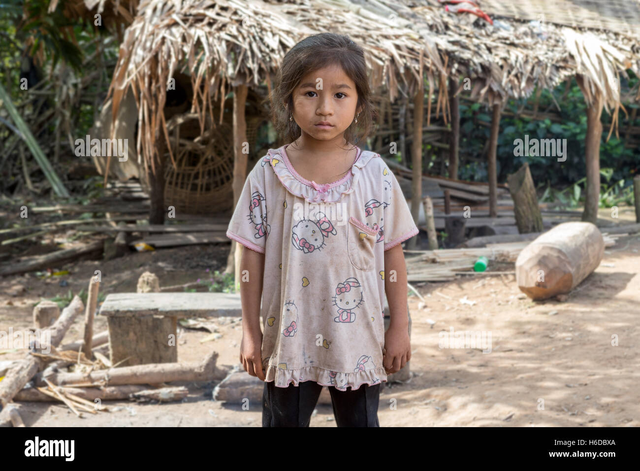 Young girl, Ban Phavie village, Khmu/Khamu people, near Muang La ...