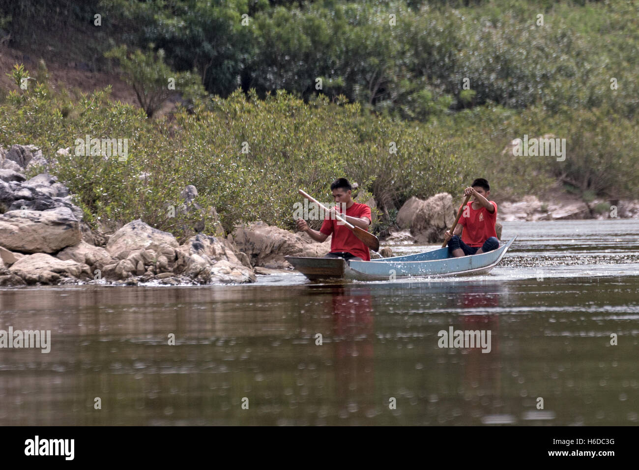 2 men in canoe hi-res stock photography and images - Alamy