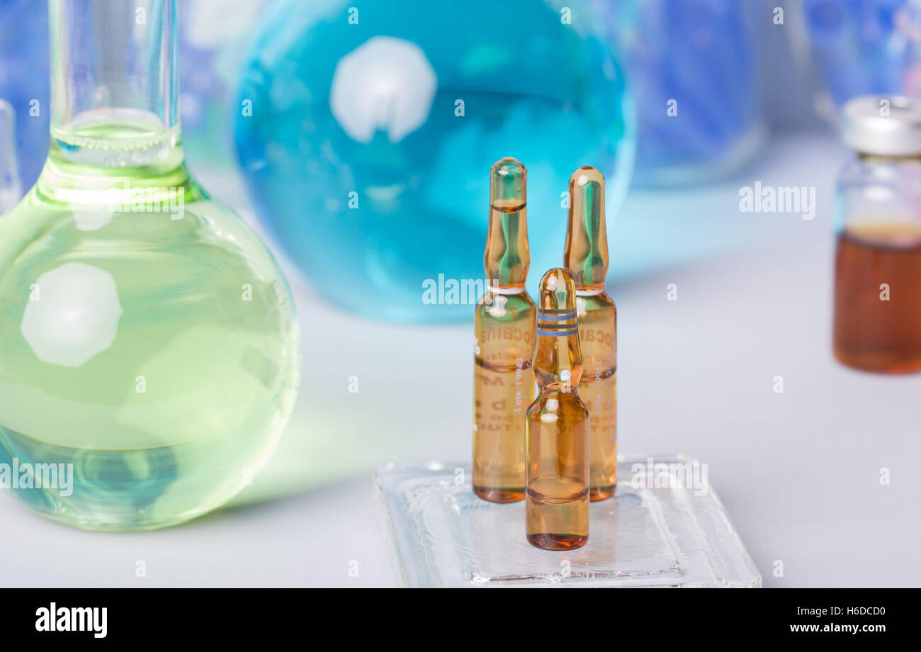 syringe with ampules of drugs Stock Photo - Alamy