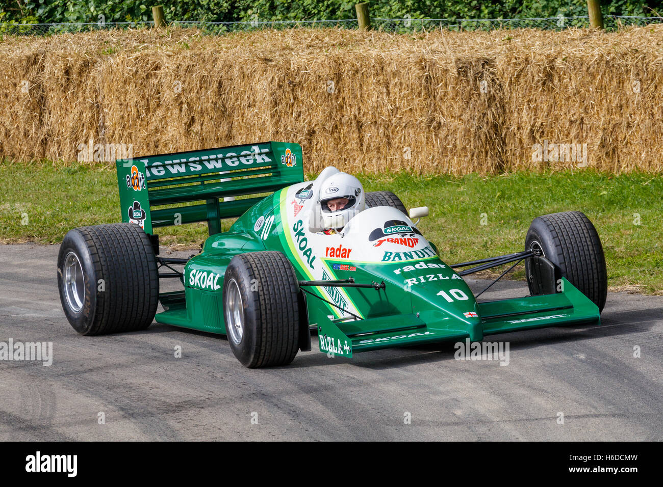 1985 RAM-Hart 03 F1 with driver Colin Stone at the 2016 Goodwood ...