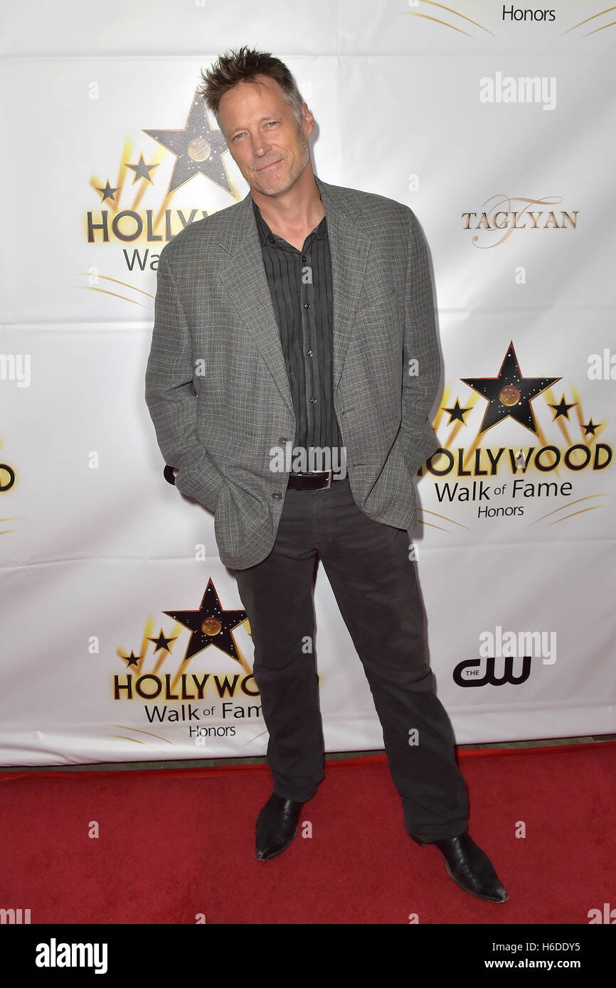 Los Angeles, USA. 25th Oct, 2016. Matthew Ashford attends the ...