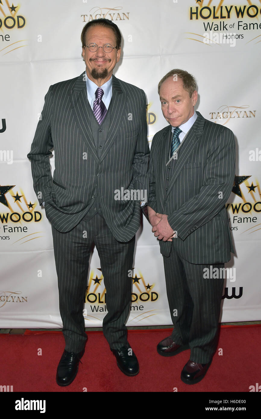 Los Angeles, USA. 25th Oct, 2016. Penn Jillette and Raymond Teller ...