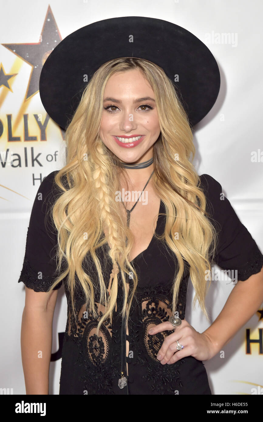 Los Angeles, USA. 25th Oct, 2016. BC Jean attends the 'Hollywood Walk ...