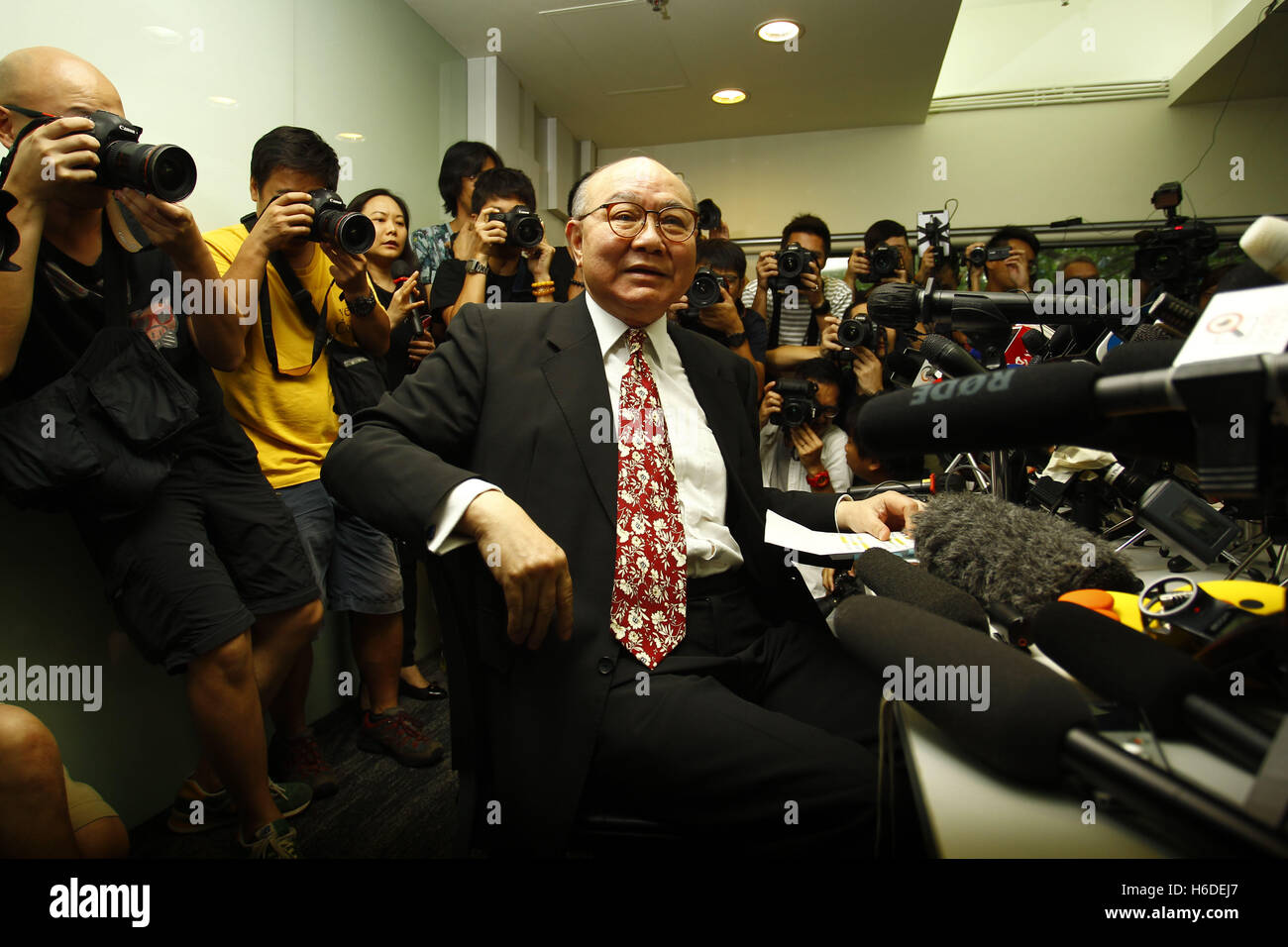 Hing kwok hi-res stock photography and images - Alamy