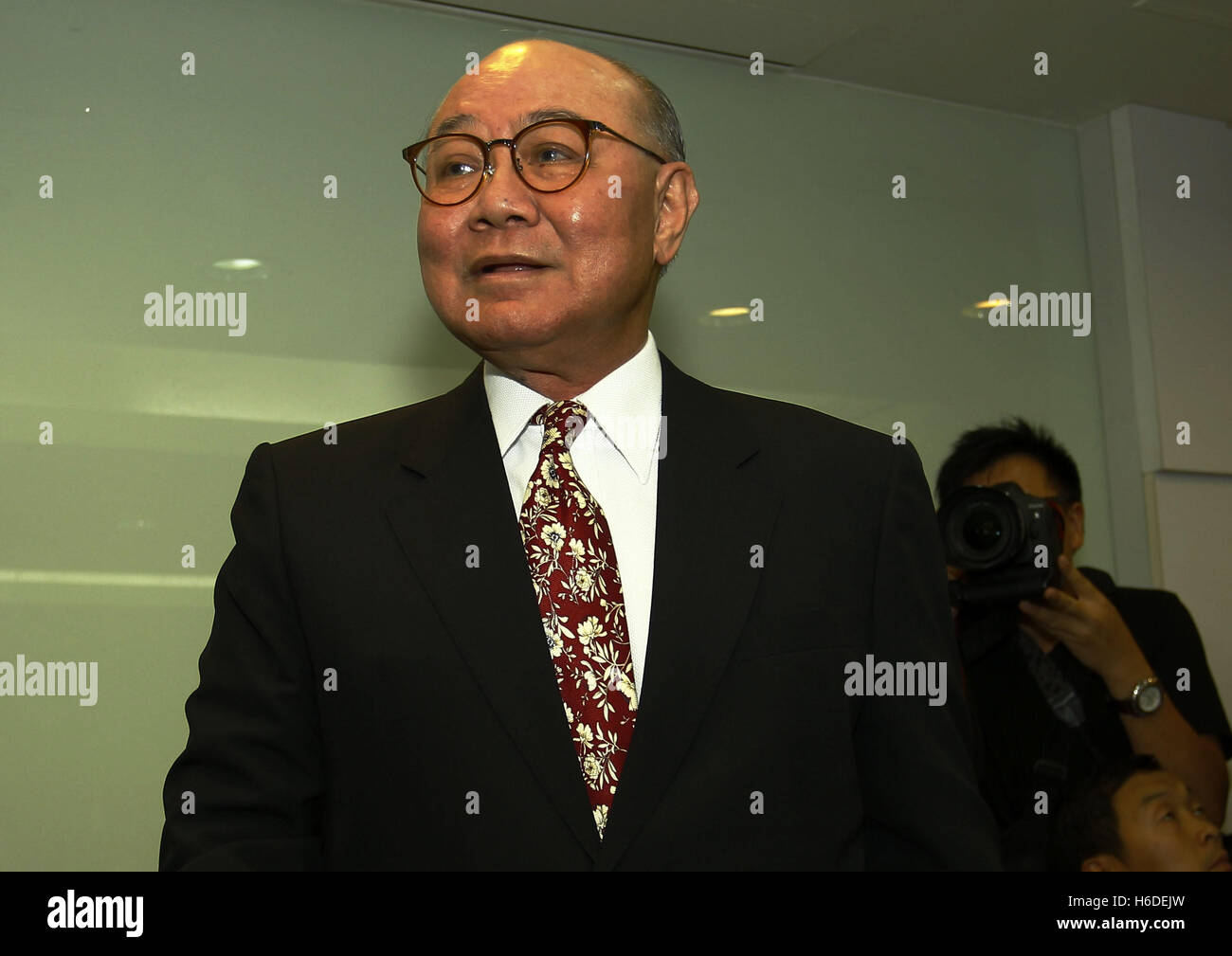 October 27, 2016 - A reited judge Woo Kwok-hing, aged 70 announced that ...