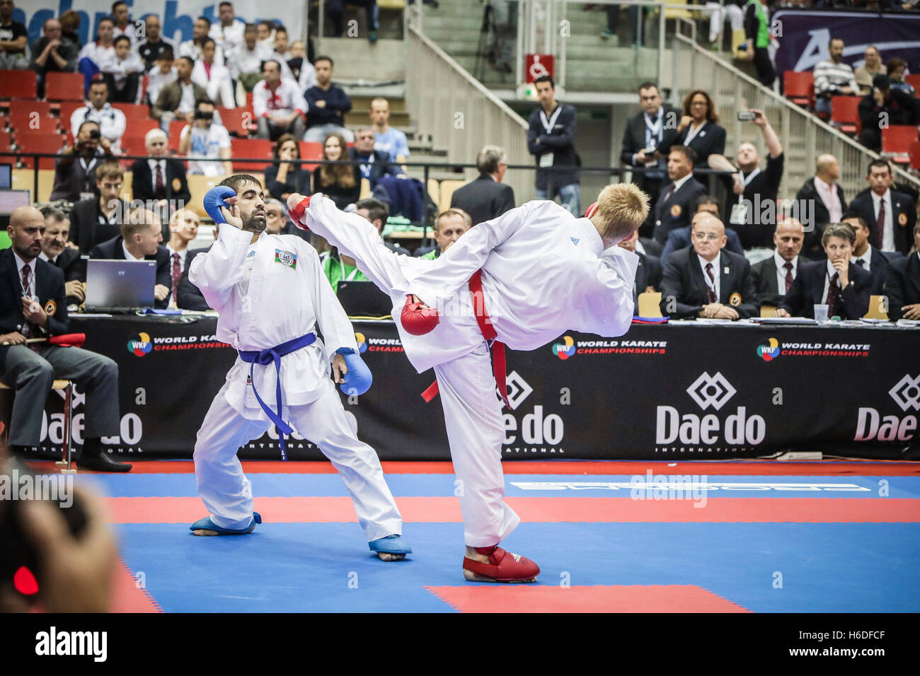 Linz, Austria. 26, October, 2016. Rene Smaal - Rafael Aghayev - Male ...