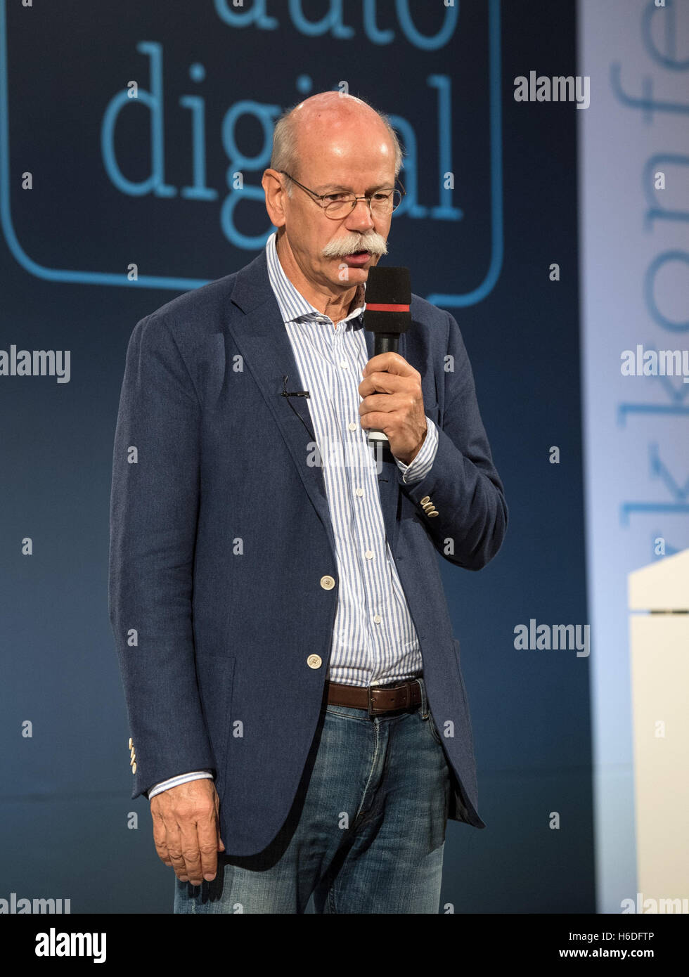 Future of cars hi-res stock photography and images - Alamy