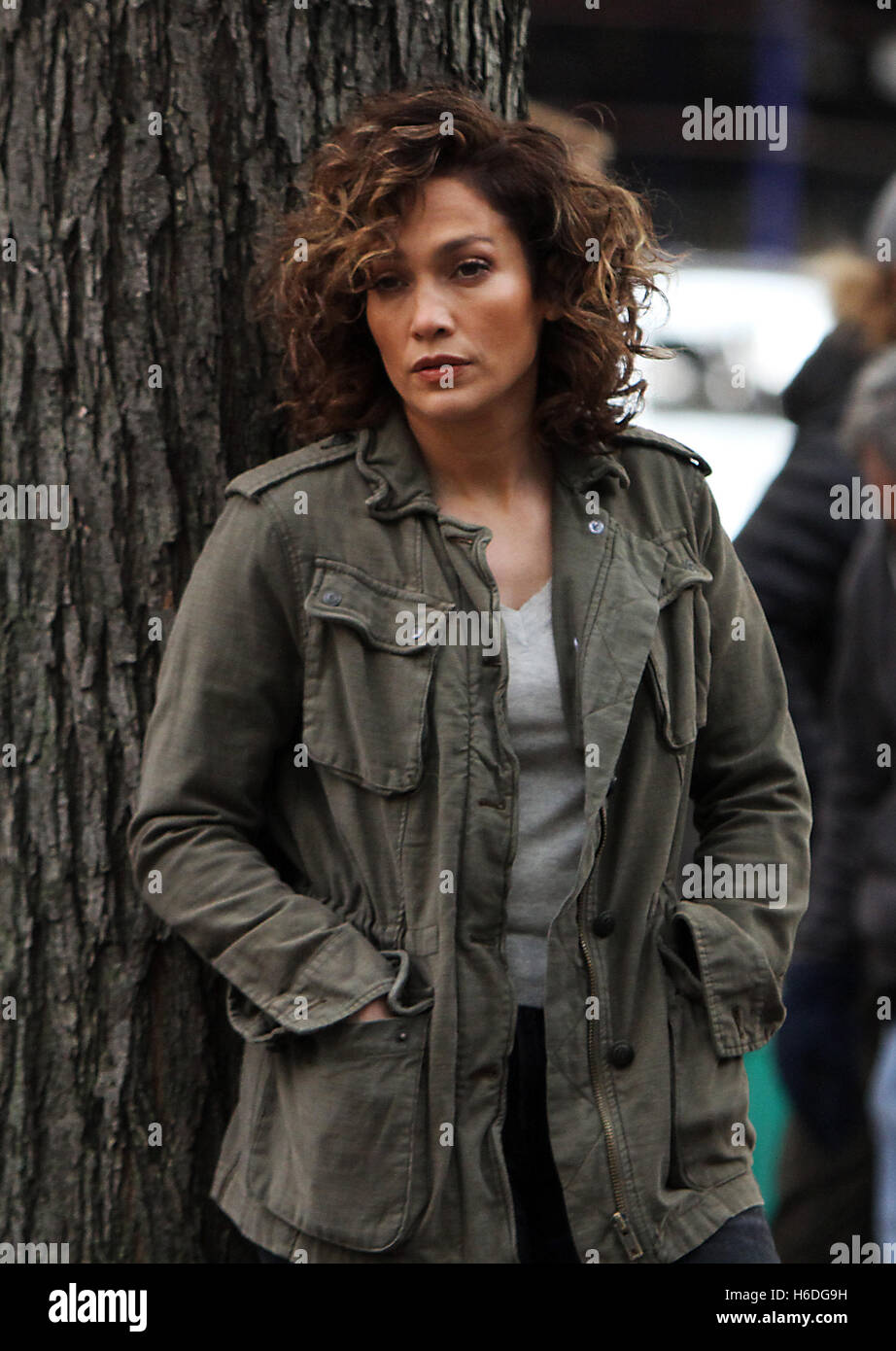New York, USA. 26th October, 2016. Jennifer Lopez shooting on location ...