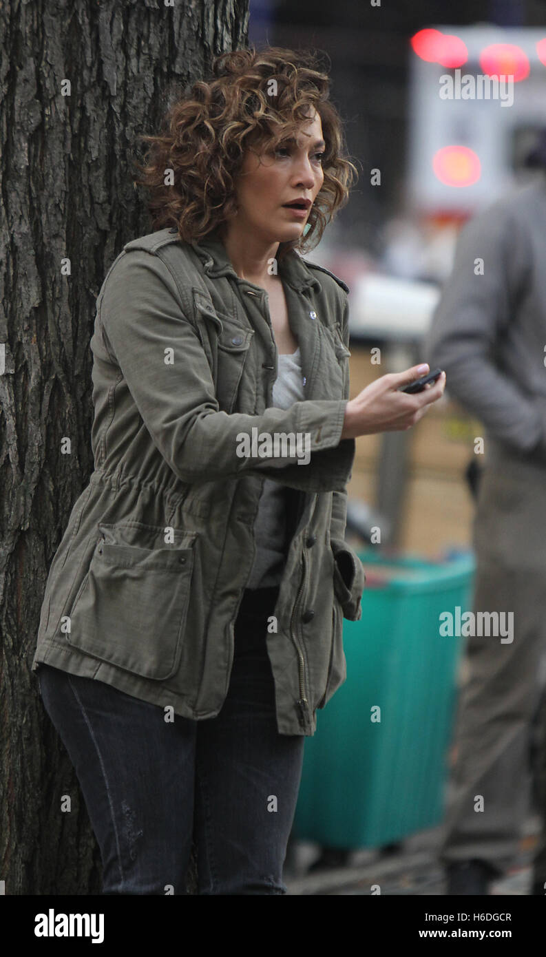 New York, USA. 26th October, 2016. Jennifer Lopez shooting on location ...