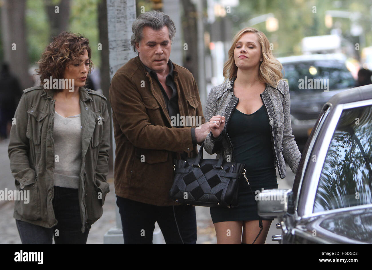 New York, USA. 26th October, 2016. Ray Liotta, Natalie Hall, Jennifer Lopez shooting on location ...