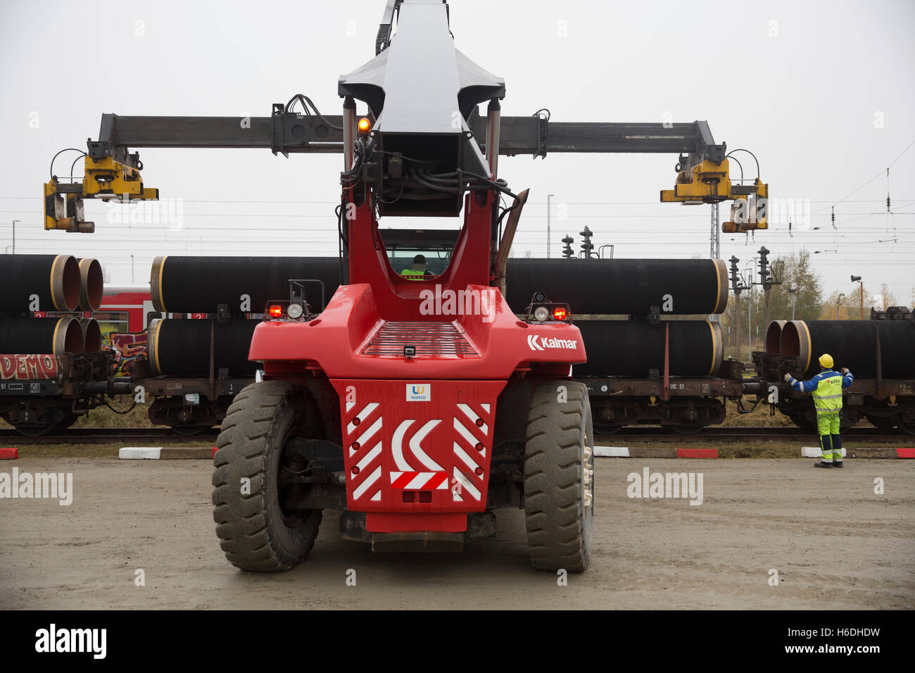 Mukran, Germany. 27th Oct, 2016. HANDOUT - The first pipes for the Nord ...