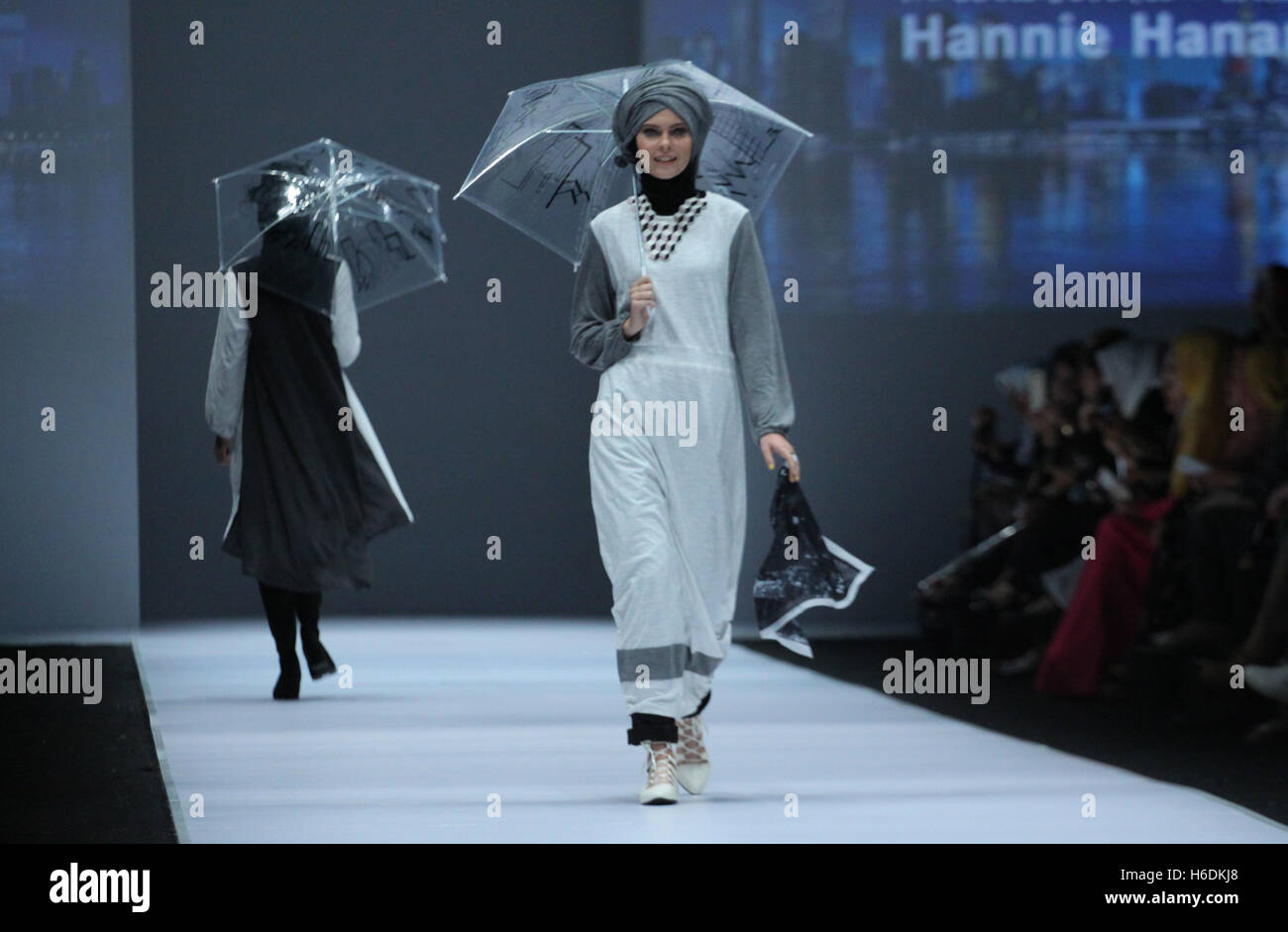 Jakarta, Jakarta, Indonesia. 27th Oct, 2016. Hannie Hananto and Avenue ...