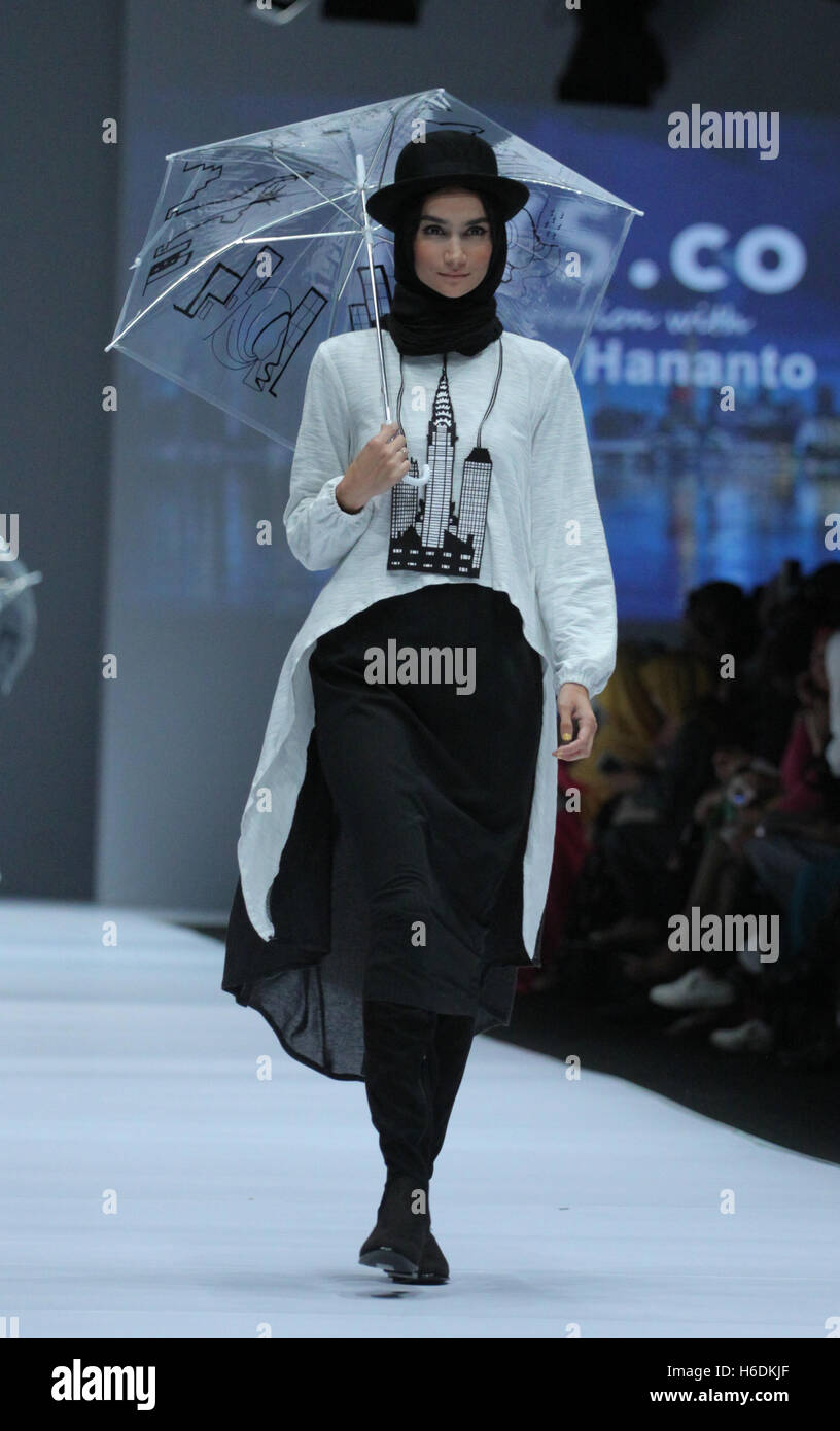 Jakarta, Jakarta, Indonesia. 27th Oct, 2016. Hannie Hananto and Avenue ...