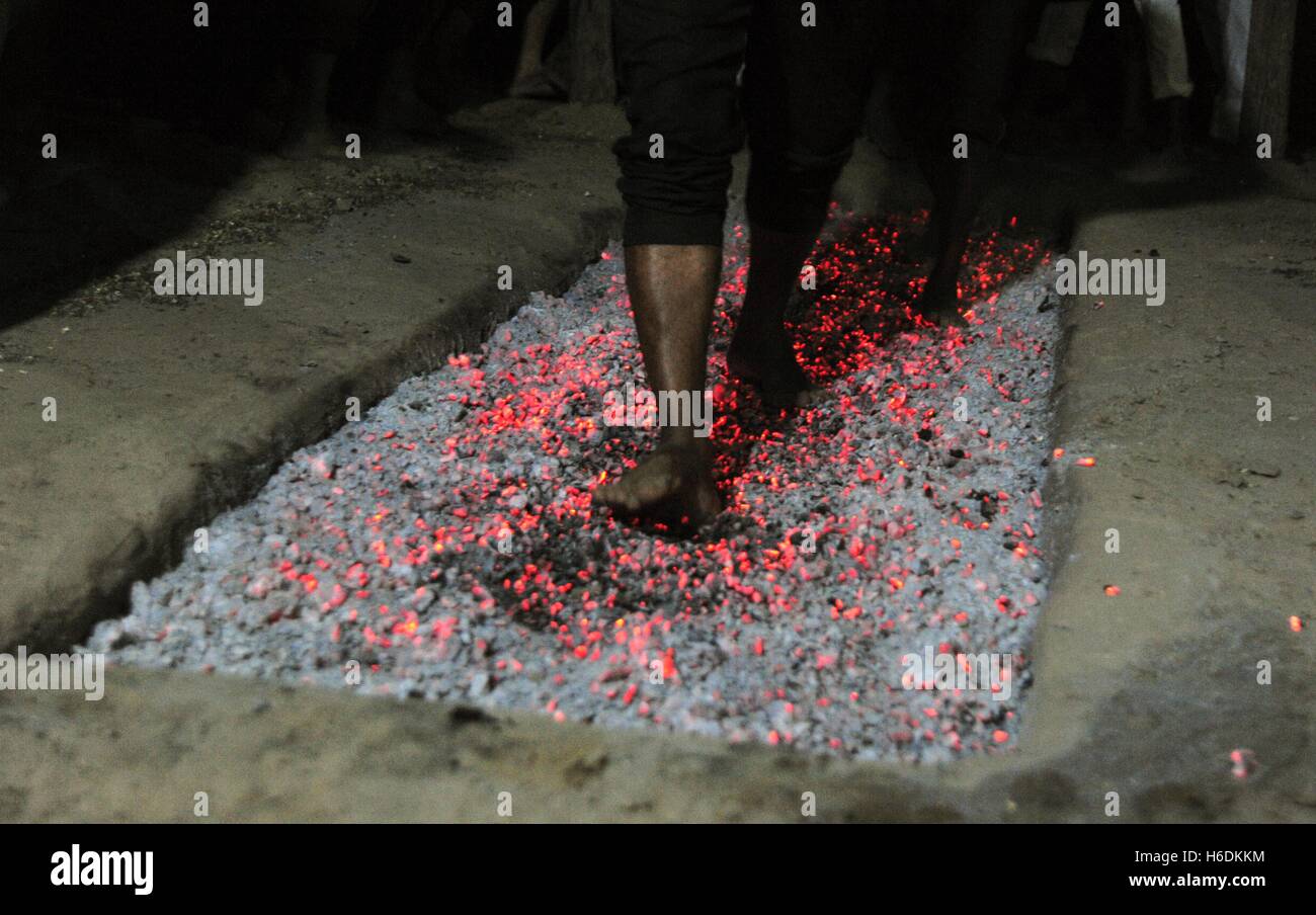 Allahabad, Uttar Pradesh, India. 28th Oct, 2016. Allahabad: Shia Muslim ...