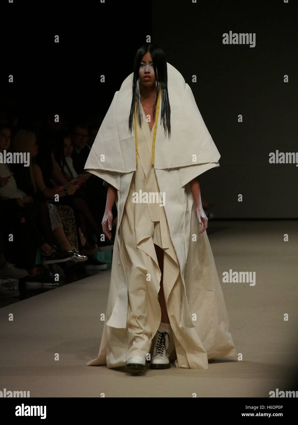 Fashion festival fashion show hi-res stock photography and images - Alamy