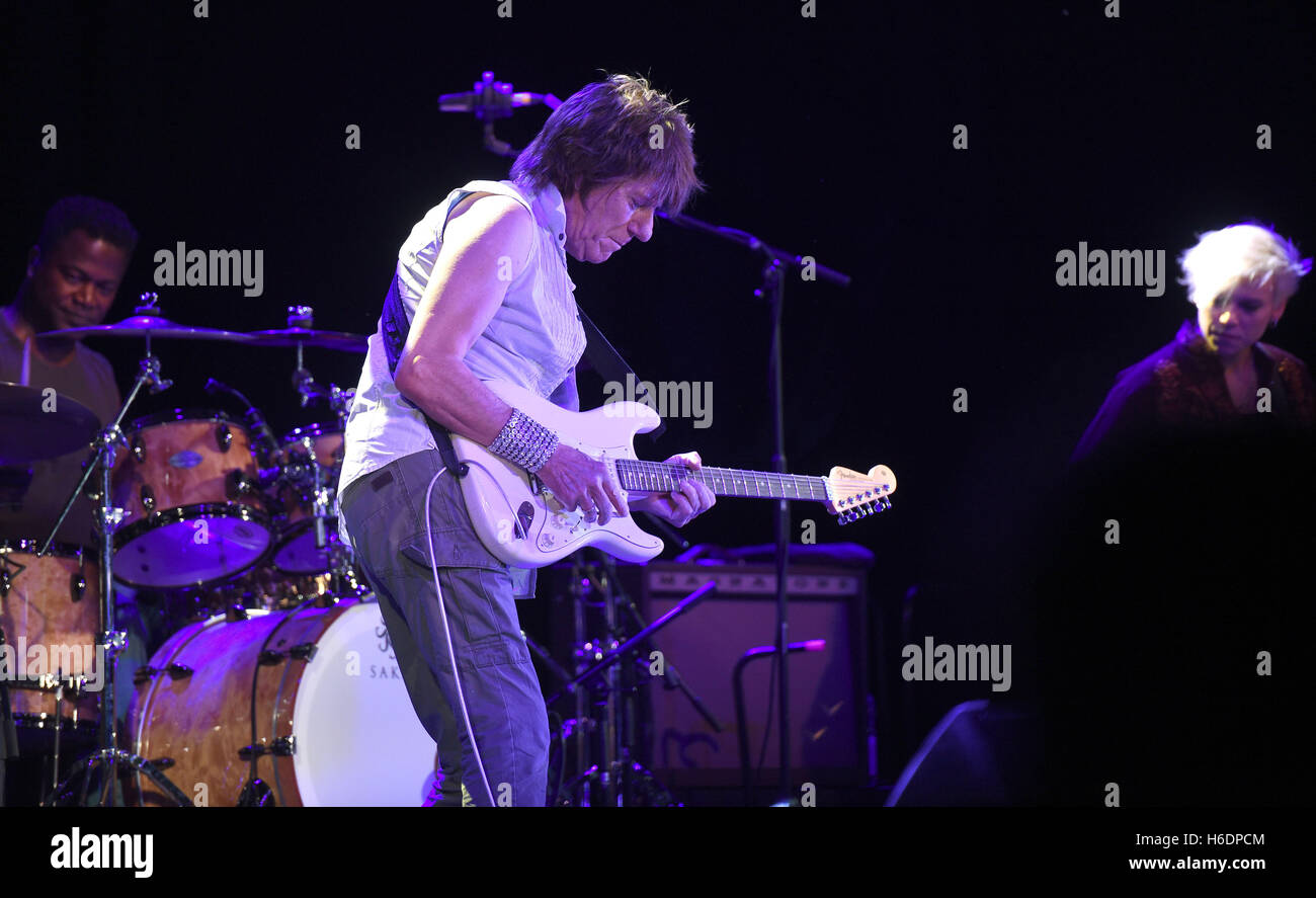 Jeff Beck High Resolution Stock Photography and Images - Alamy