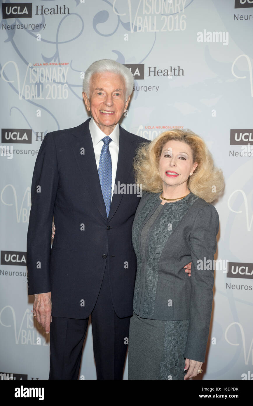 Beverly Hills, USA. 27th Oct, 2016. Jack and Maggy Simon arrives at ...
