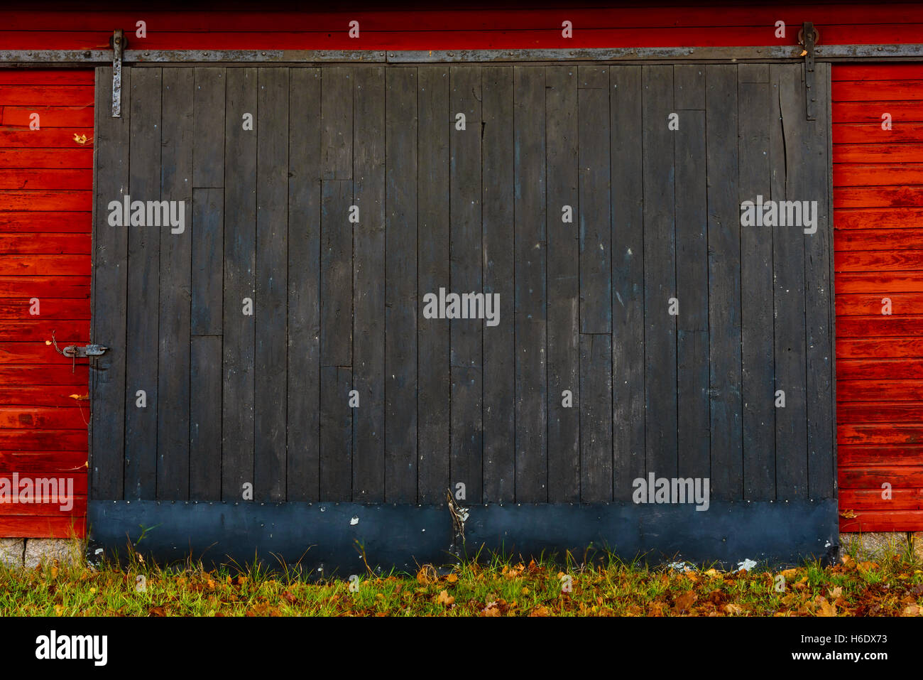 Red black barn hi-res stock photography and images - Alamy