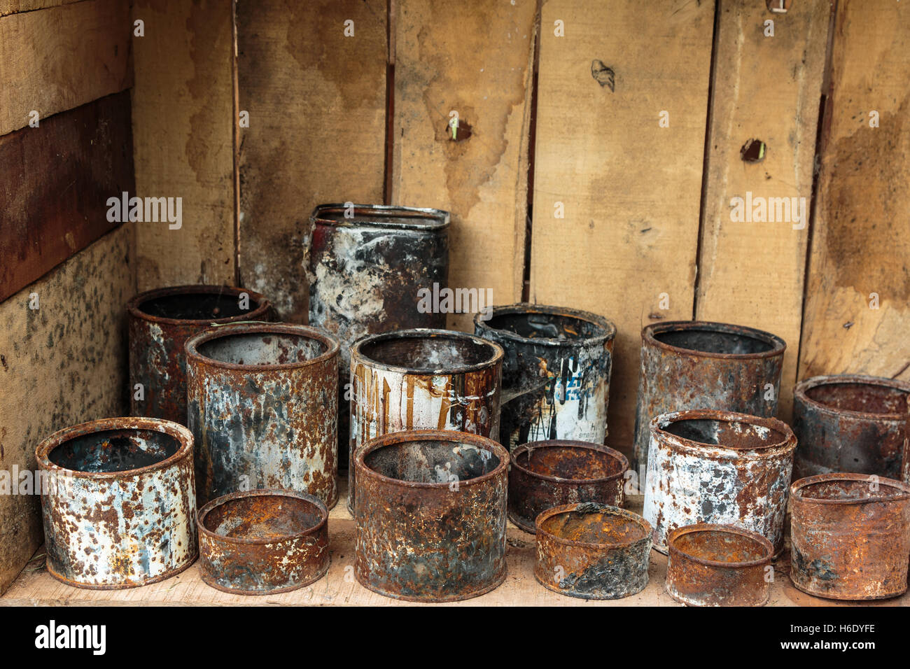 Rusted Aluminum Cans inside Wooden Container Stock Photo - Alamy