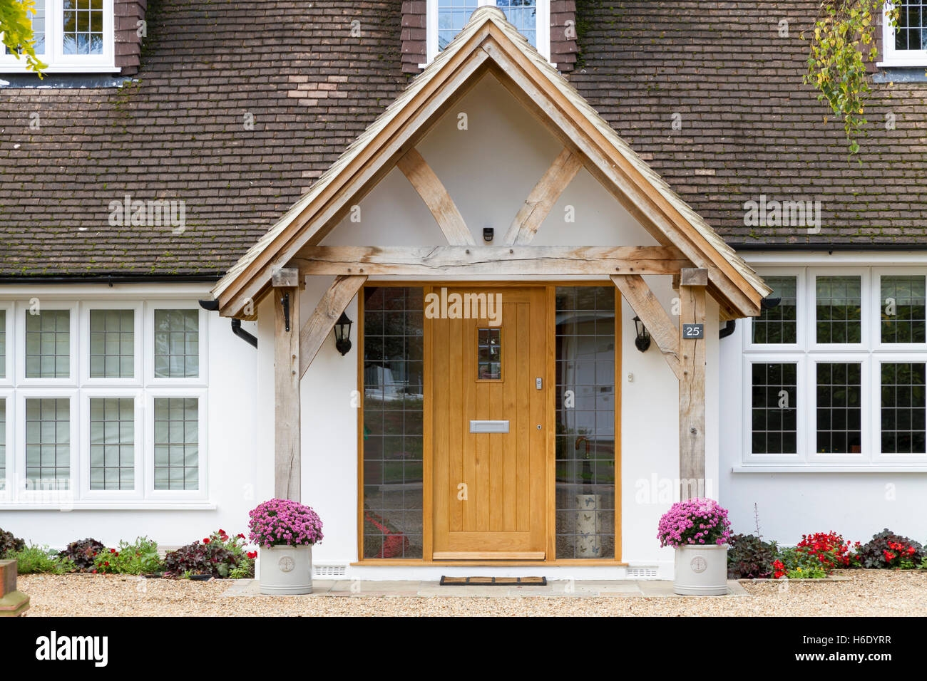 Oak frame rear extension hi-res stock photography and images - Alamy