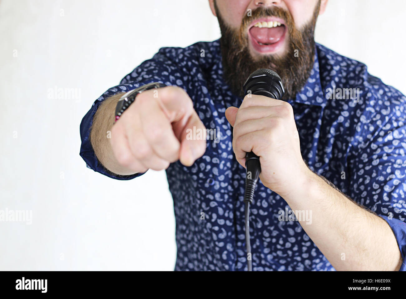 singer singing stage light Stock Photo - Alamy