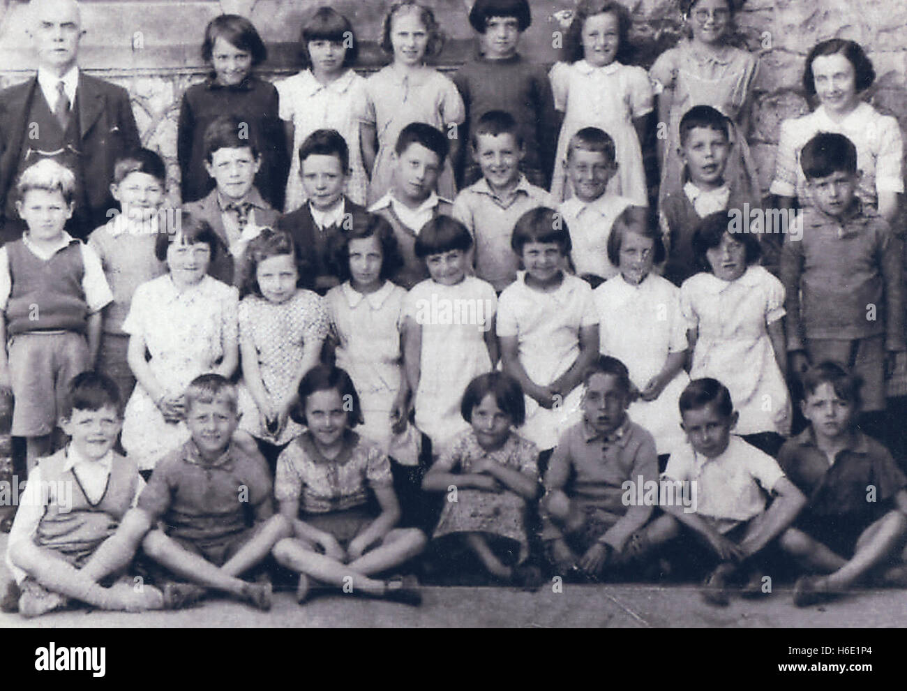 Small school children in a vintage school class photo circa 1930s Stock ...
