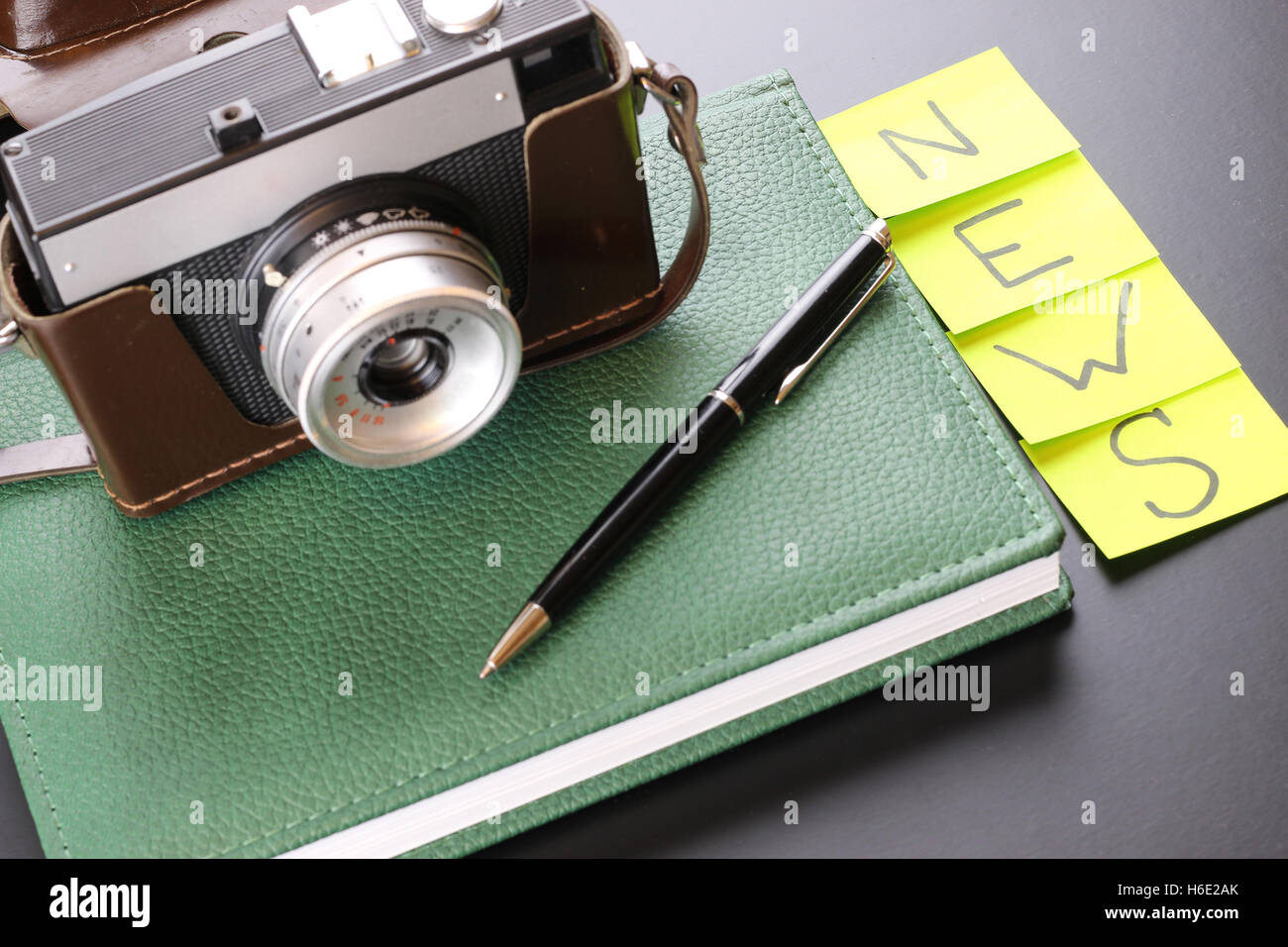 News camera journalism Stock Photo - Alamy
