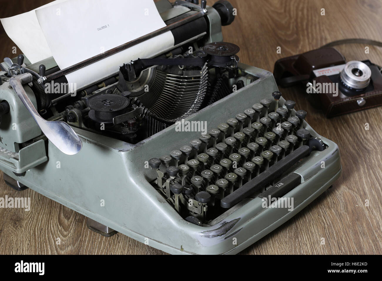 typewriter and camera retro Stock Photo - Alamy