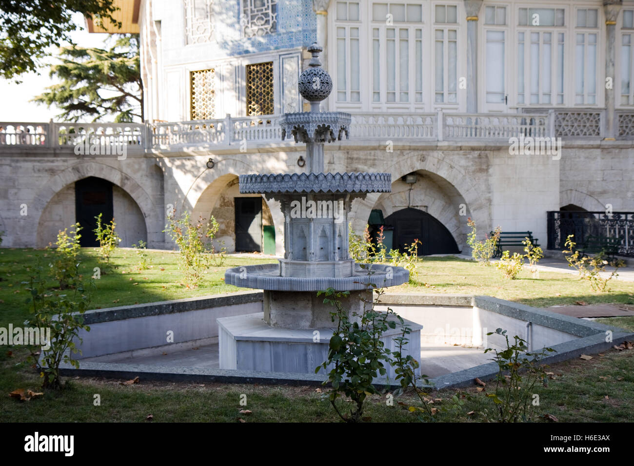 inside topkapi palace in istanbul turckey Stock Photo - Alamy