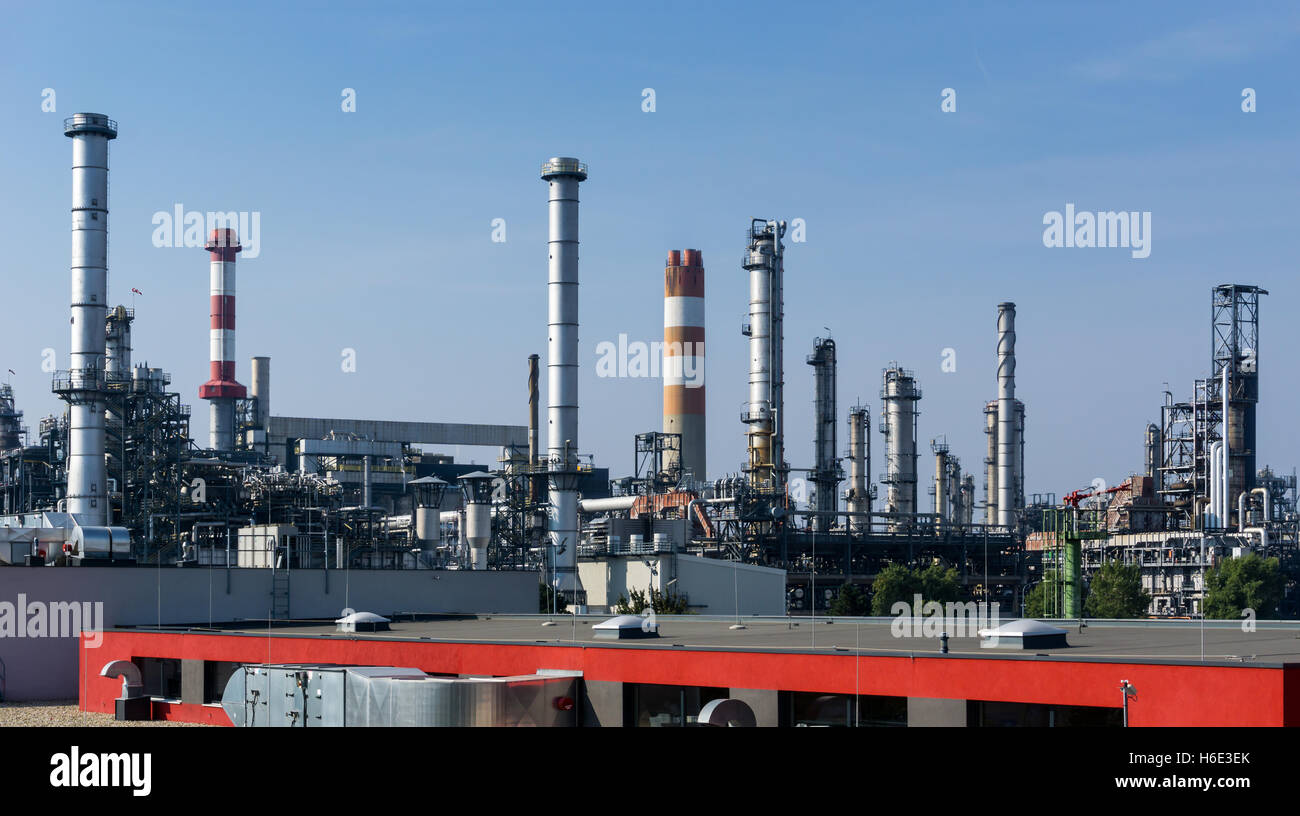 Refinery facility hi-res stock photography and images - Alamy
