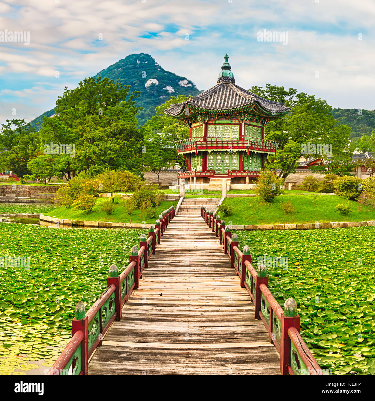Hyangwonjeong Pavilion. Gyeongbokgung Palace. Seoul. South Korea Stock ...