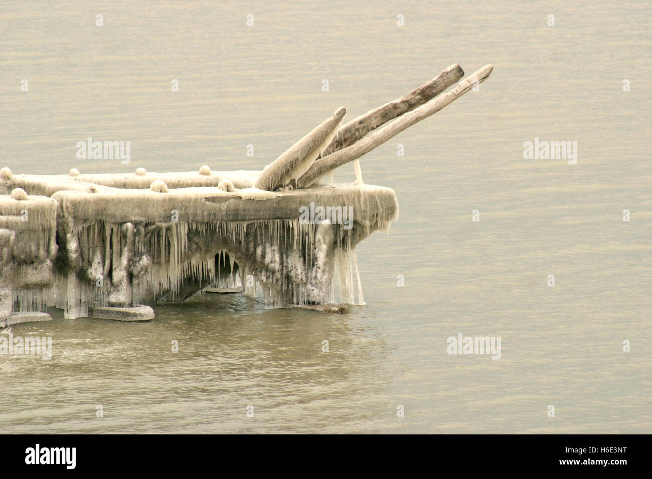 Ice and icicles at the edge of Lake Erie, Ohio Stock Photo - Alamy