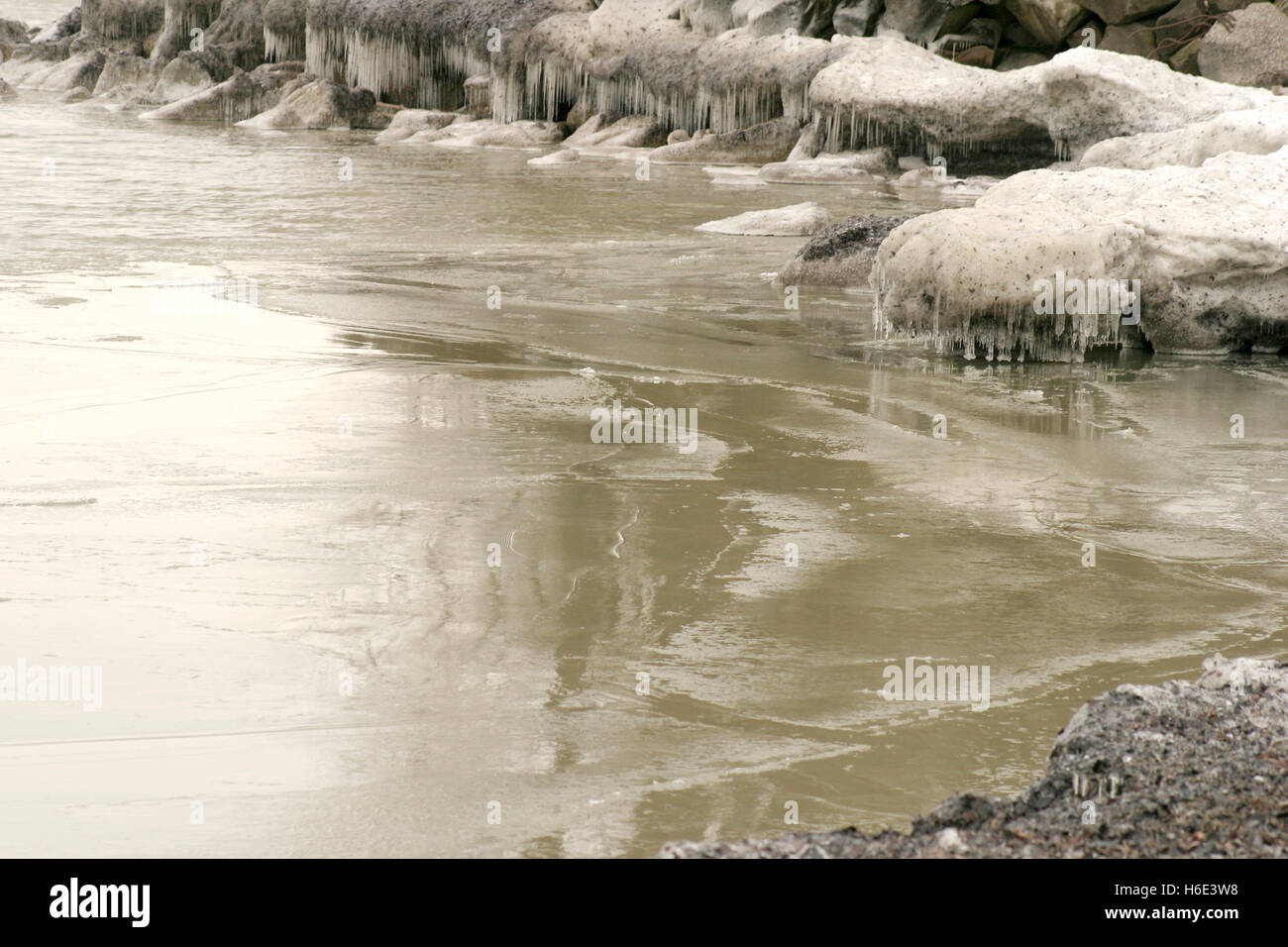 Ice and icicles at the edge of Lake Erie, Ohio, USA Stock Photo - Alamy
