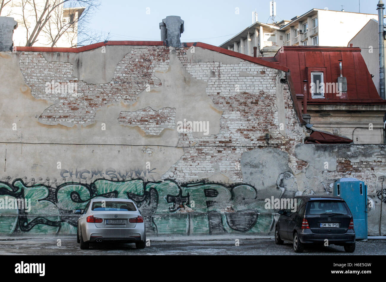 Graffiti street art in bucharest hi-res stock photography and images ...