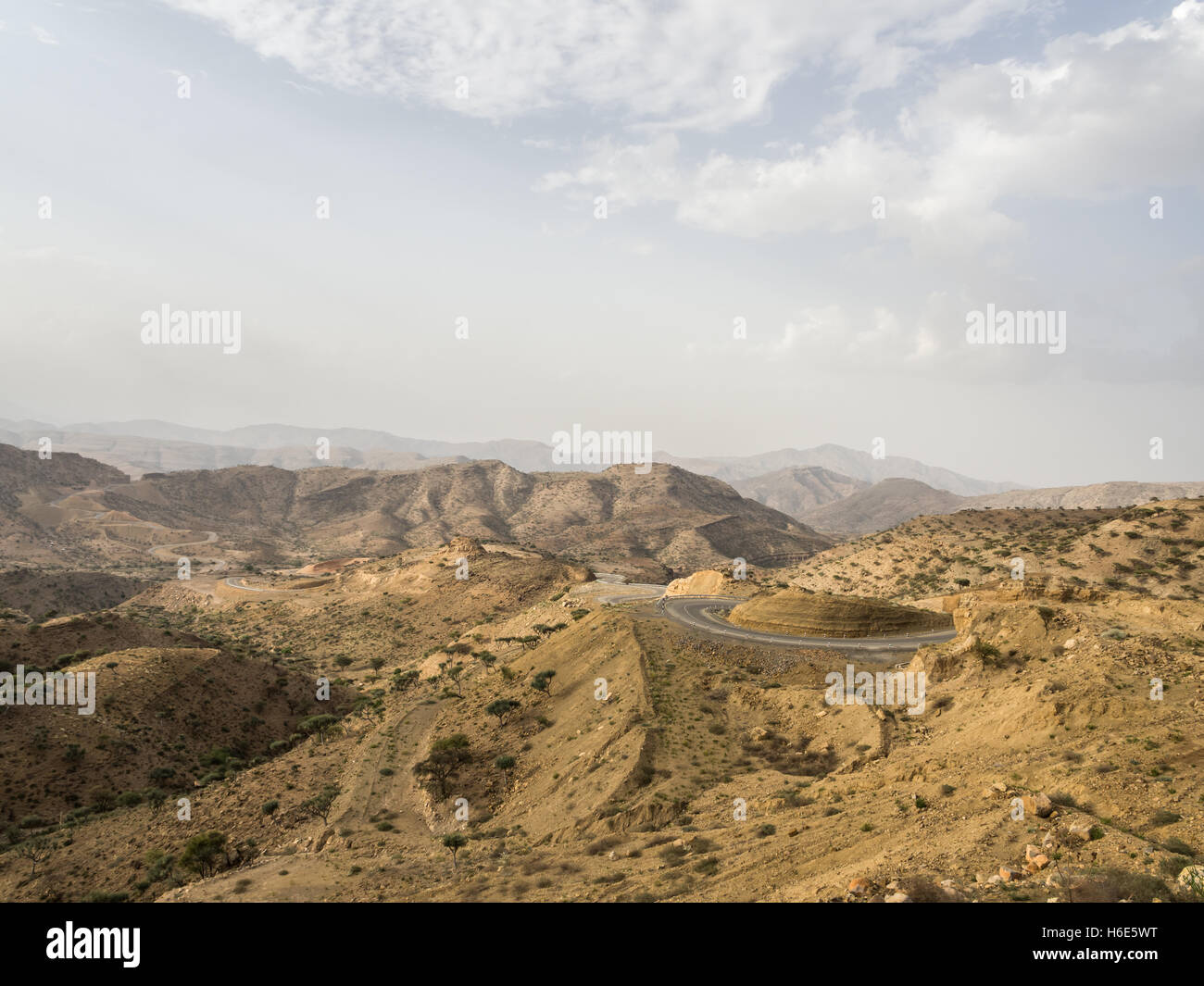 Road running through landscape hi-res stock photography and images - Alamy