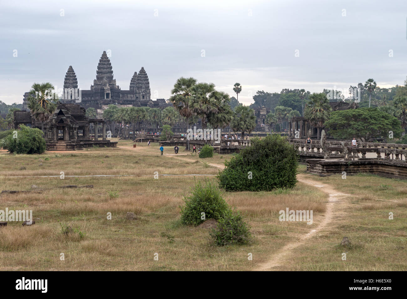 Library & main structure, Khmer architecture, Angkor Wat, Cambodia ...