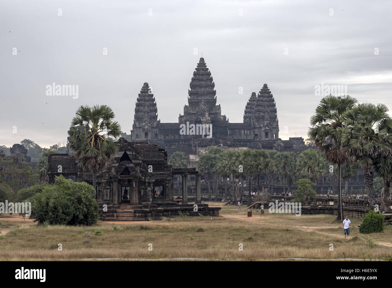 Library & main structure, Khmer architecture, Angkor Wat, Cambodia ...