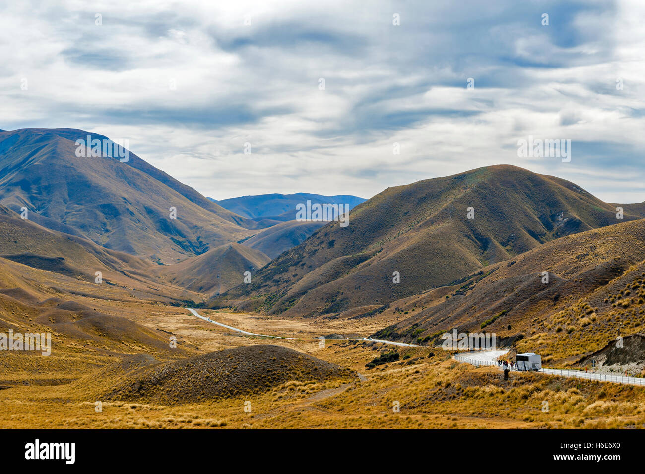 Lindis Pass on State Highway 8, south island of New Zealand Stock Photo ...