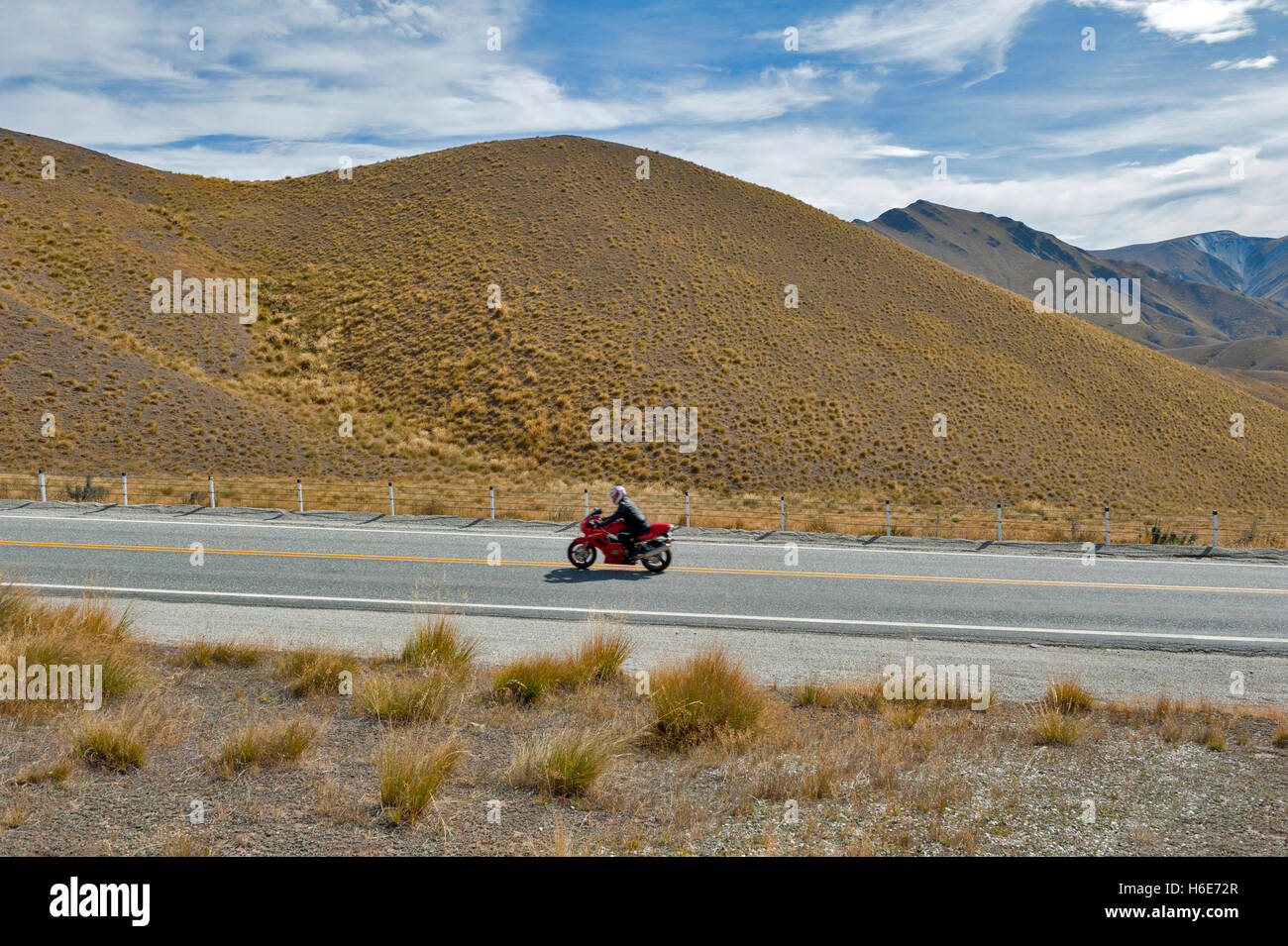 Lindis Pass on State Highway 8, south island of New Zealand Stock Photo ...