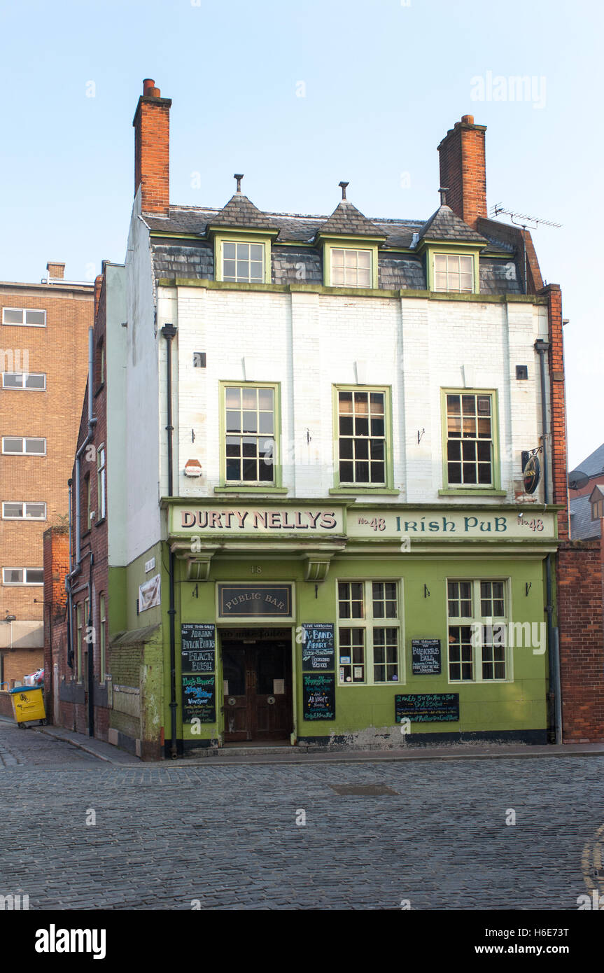 Irish pub hull yorkshire pubs hi-res stock photography and images - Alamy