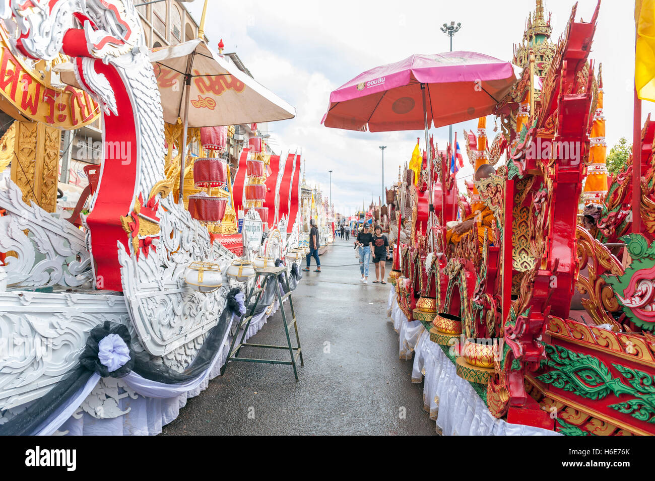 Chak phra hi-res stock photography and images - Alamy