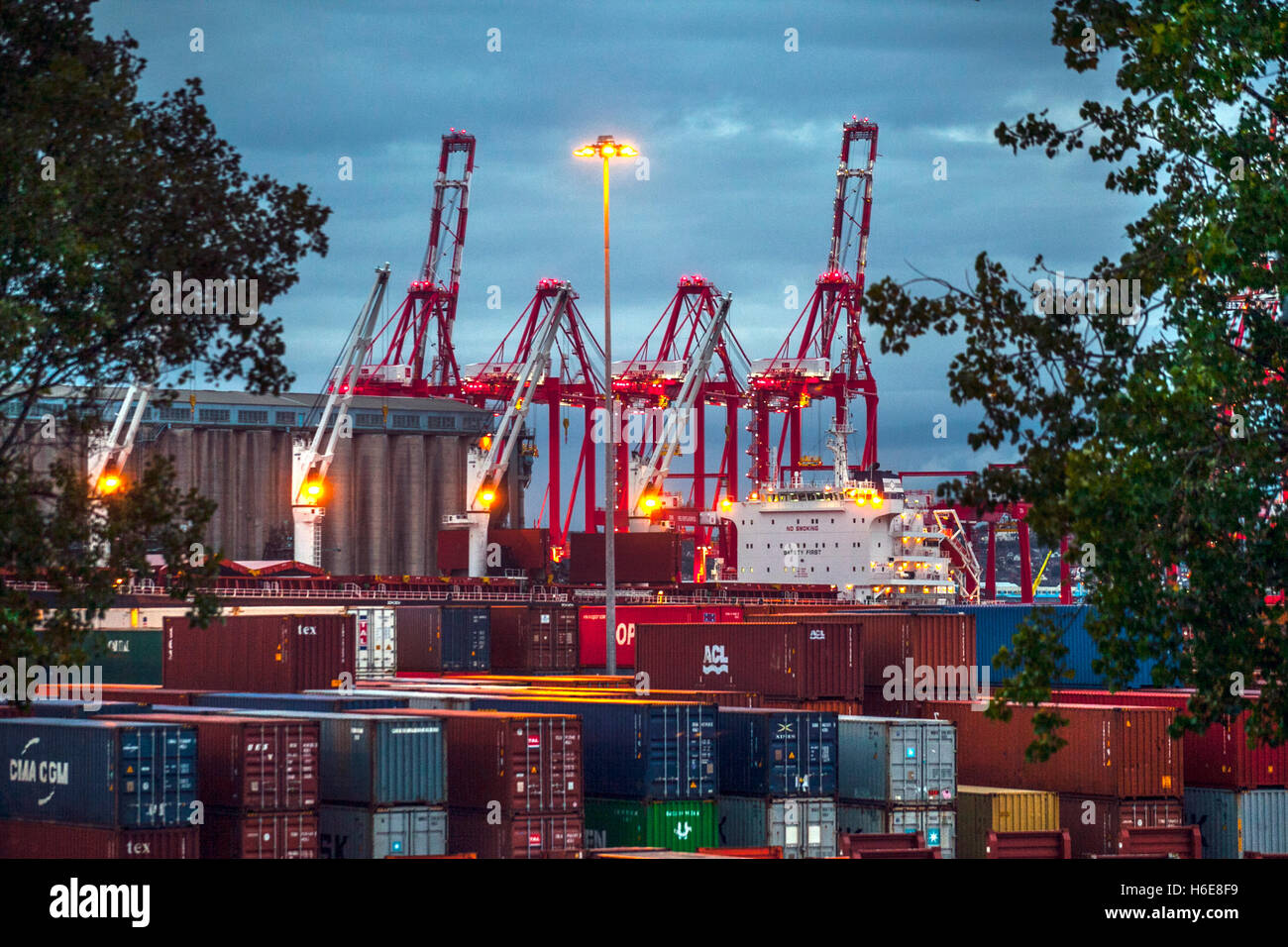 Liverpool freeport zone hi-res stock photography and images - Alamy